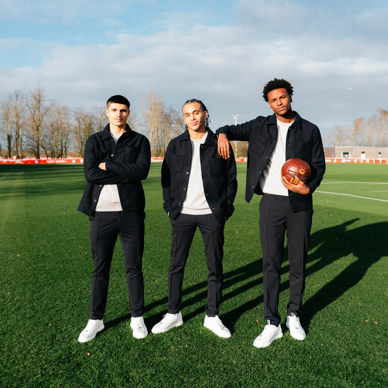 IZAC - ΔΙΑΝΟΜΕΣ ΕΝΔΥΣΗΣ Α.Ε.